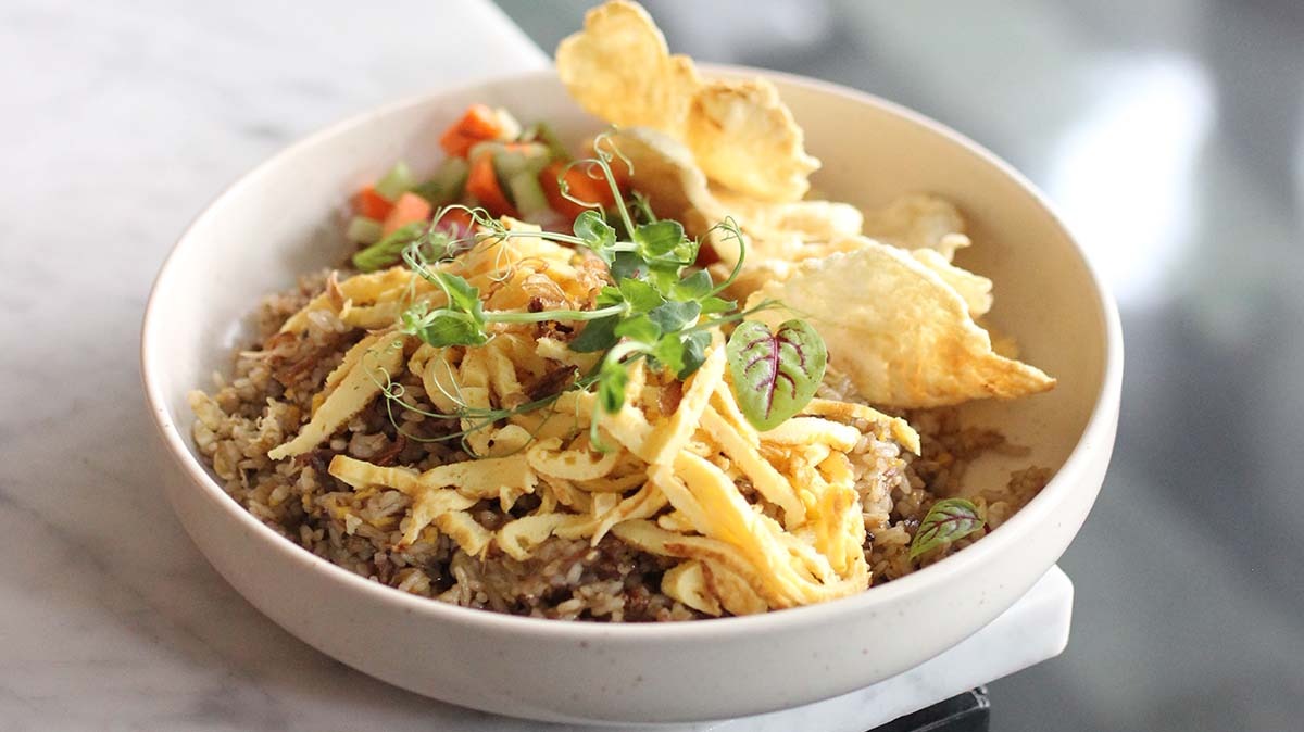 The Local Hawkers Hadirkan Sensasi Legendaris Bebek Goreng H. Slamet di ...